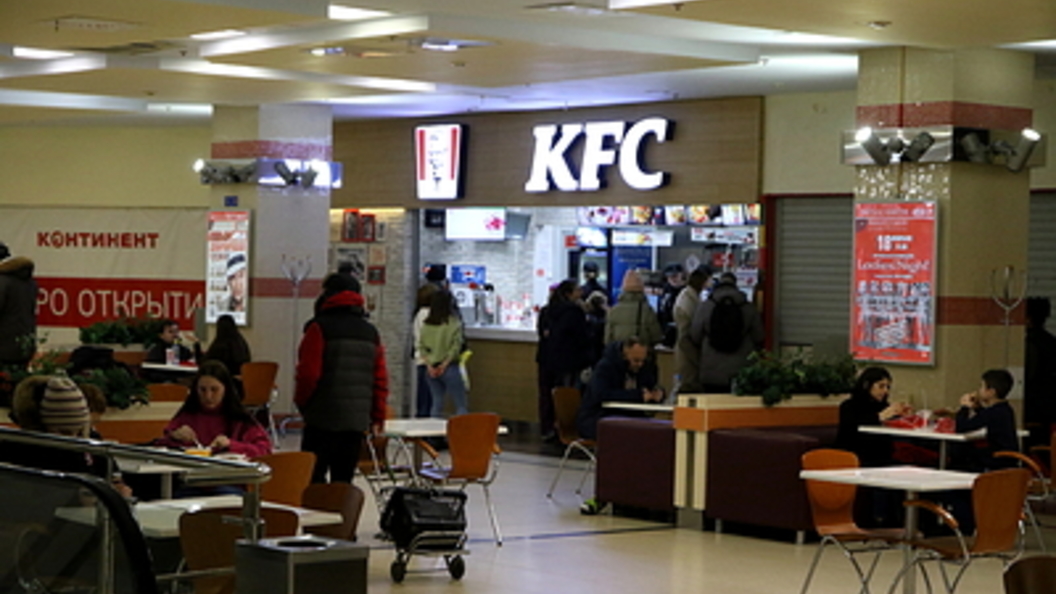 Мешали уснуть: в Петербурге усталый электрик поджёг ресторан KFC