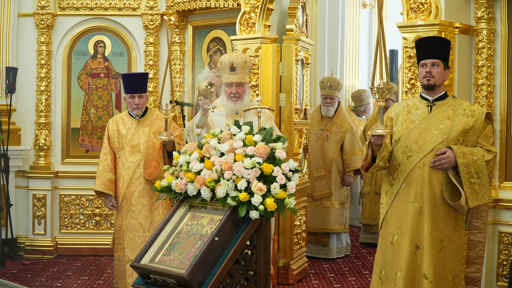 Патриарх Кирилл освятил восстановленный Богоявленский собор в кремле ...